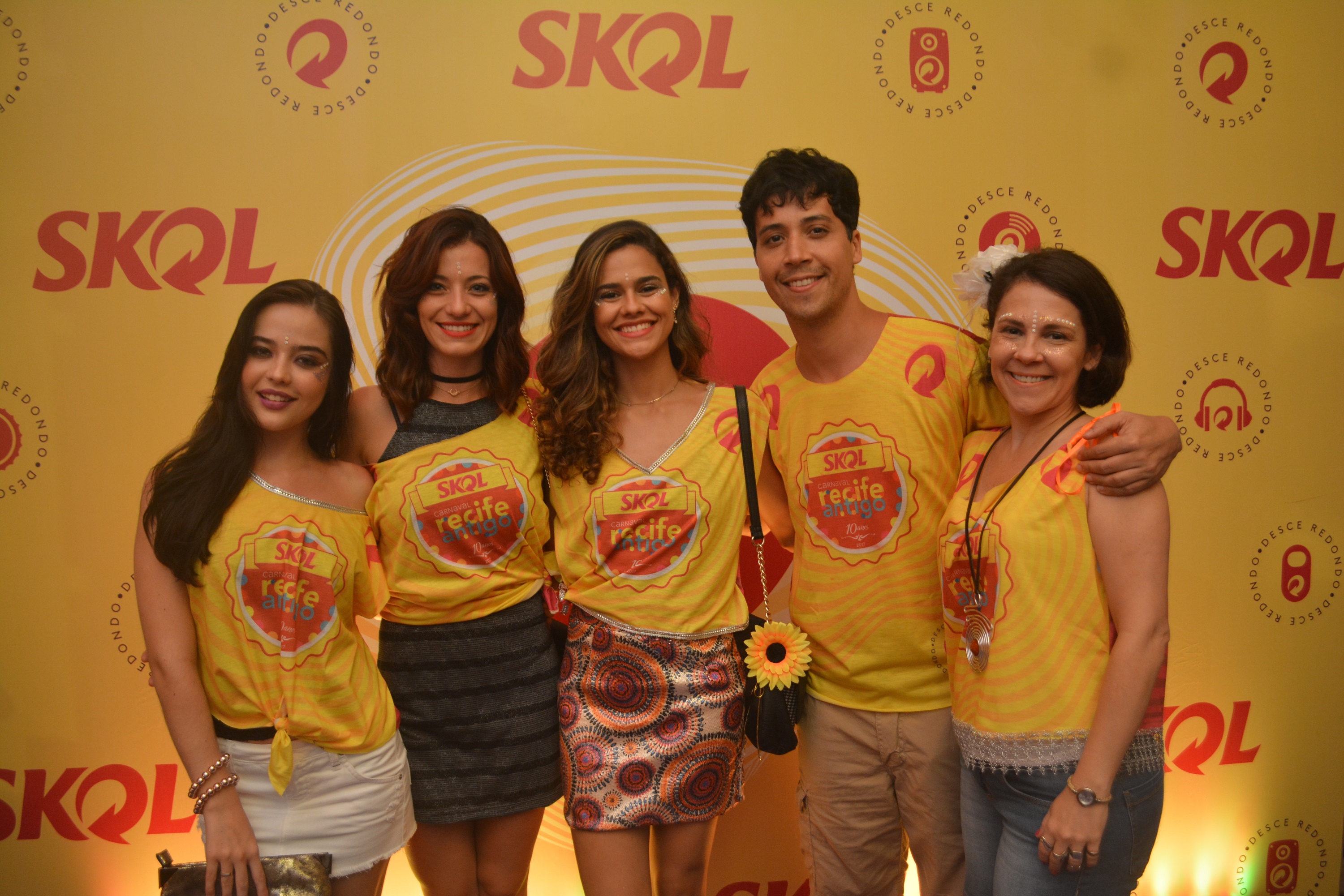 Elenco de “A Lei do Amor” curte folia no Camarote Skol Carnaval Recife ...