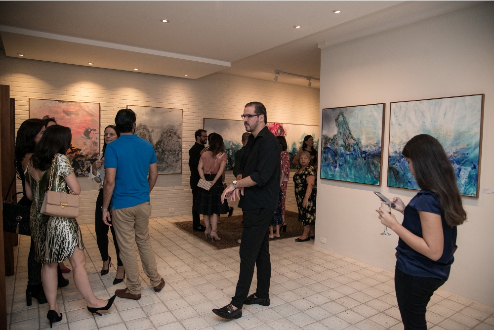 Daniel Cavalcanti inaugura exposição com muitos convidados – Portal ...