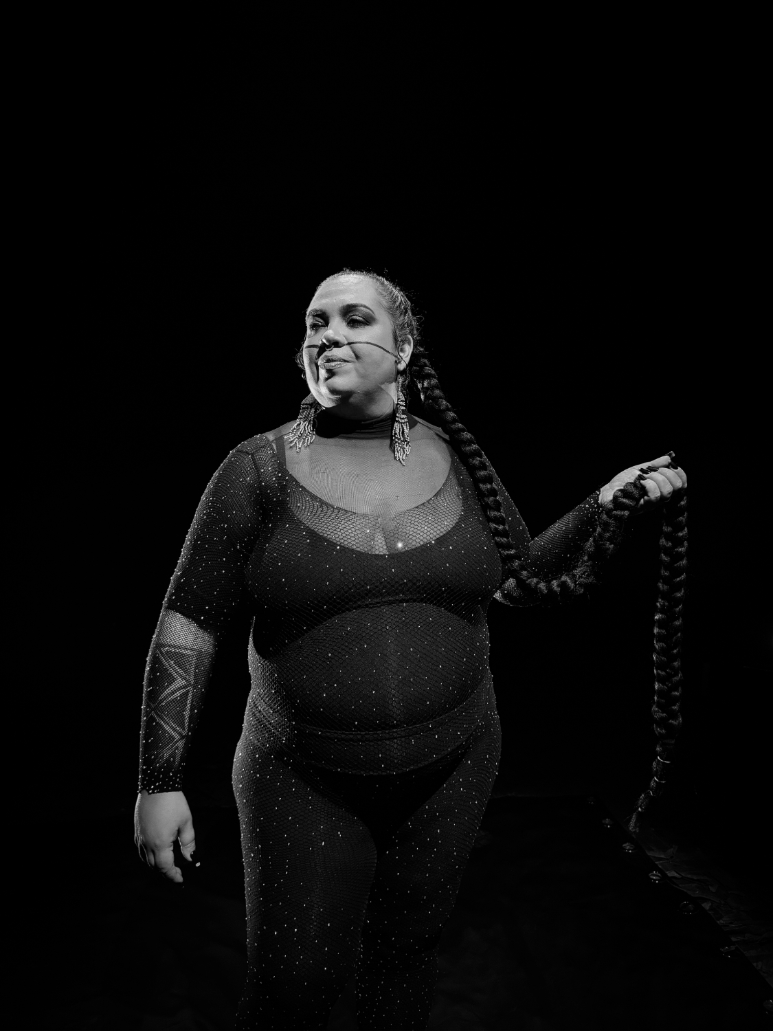 Cantora Riáh lança álbum visual nesta sexta (07) com exibição gratuita ...
